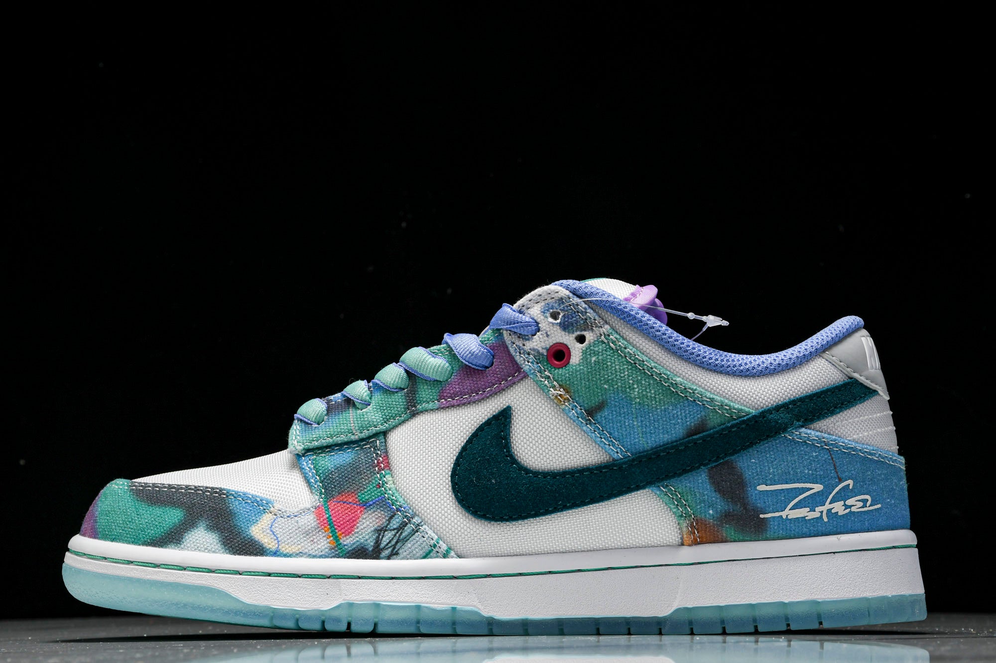 SB Dnk Low x Futura Laboratories 'Bleached Aqua' – Drip Locker Global
