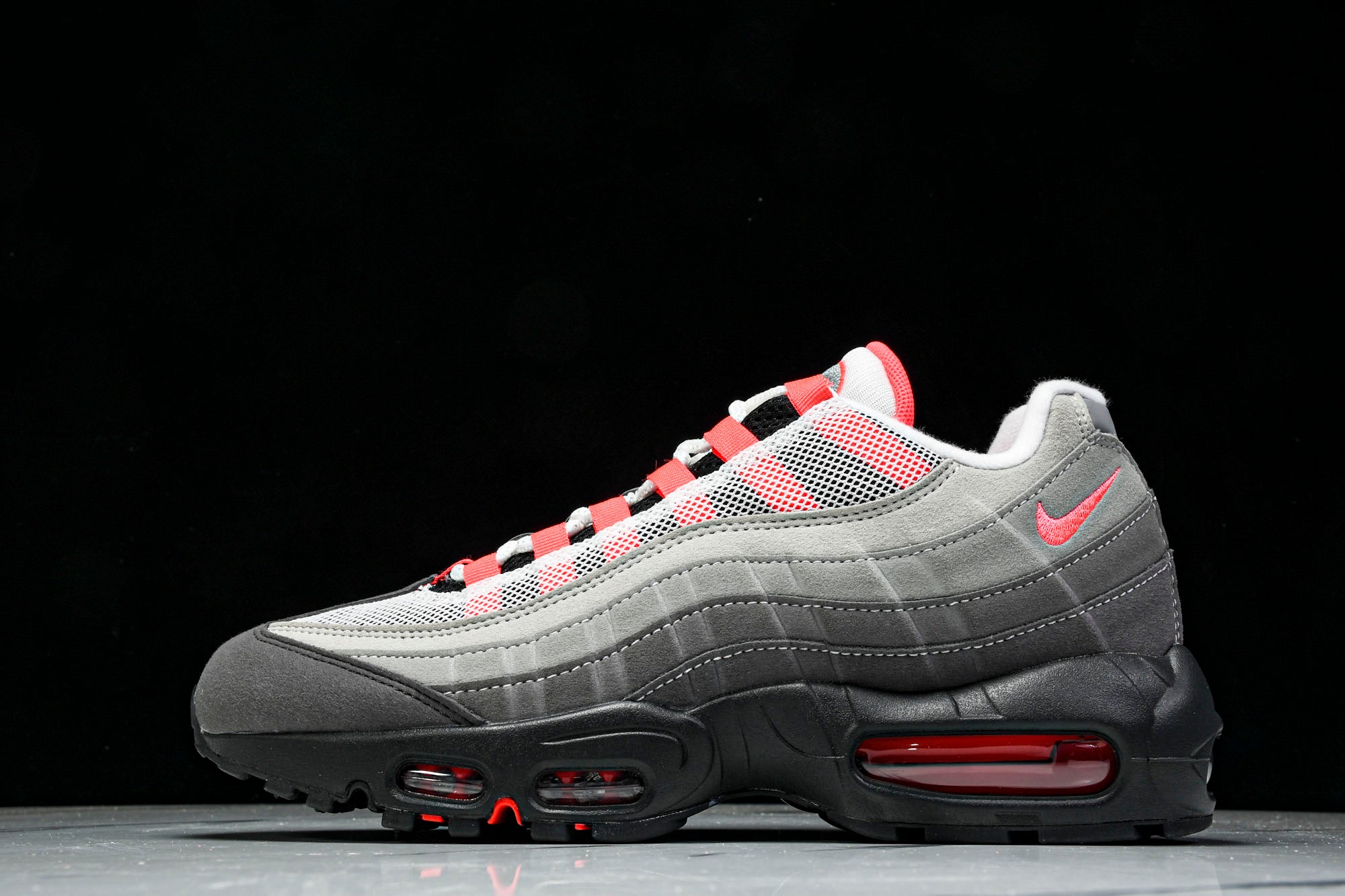 AM95 OG 'Solar Red' – Drip Locker Global